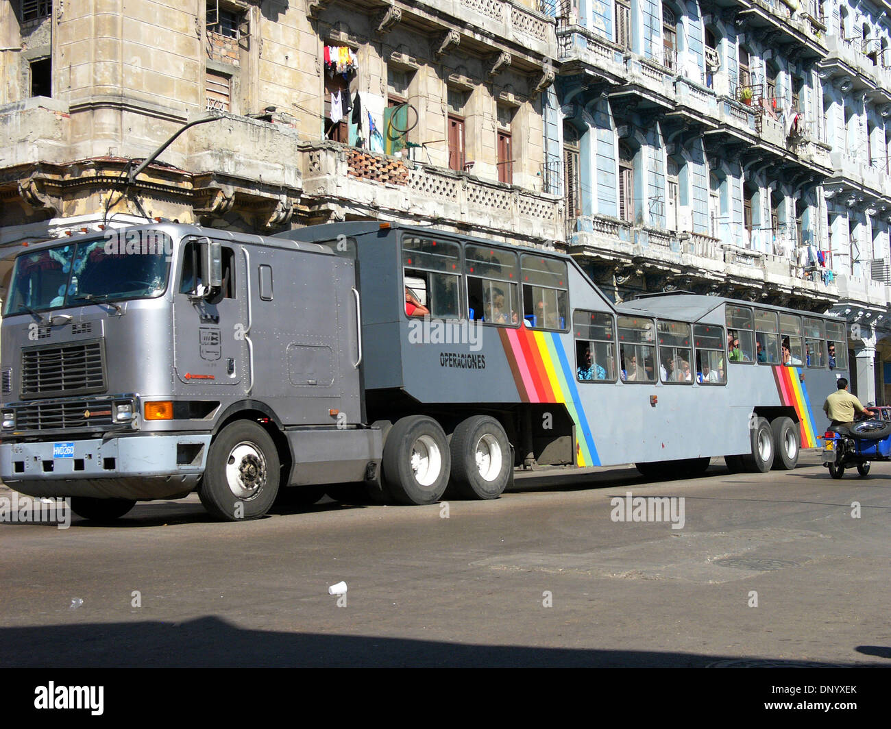 Camel bus cuba hi-res stock photography and images - Alamy