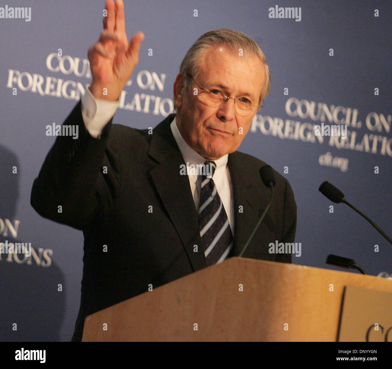 Donald rumsfeld george bush hi-res stock photography and images - Alamy