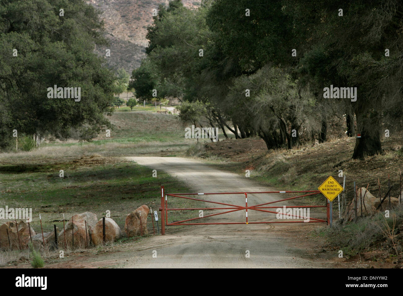 End county maintained road hi-res stock photography and images - Alamy