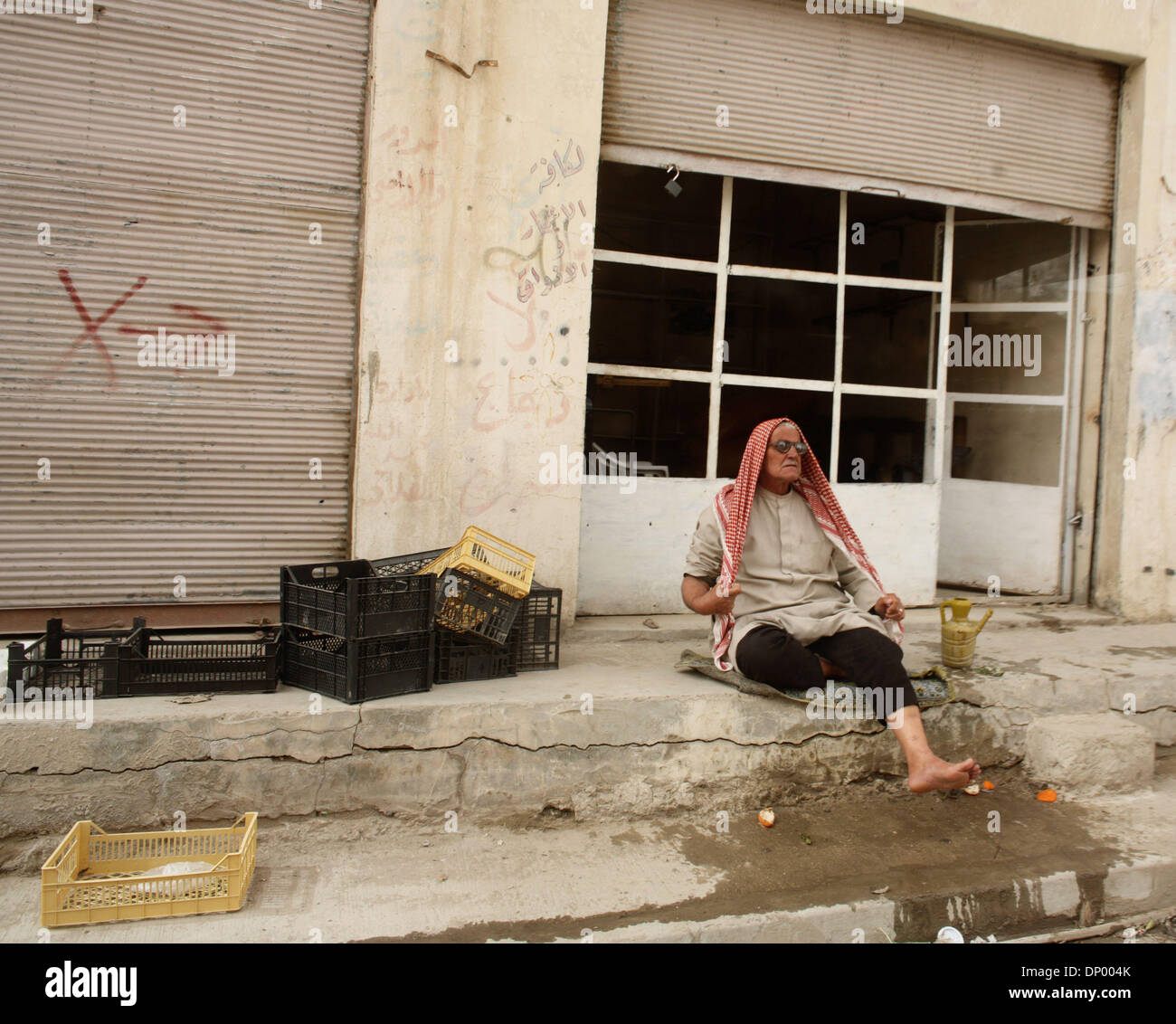 Feb 20, 2006; Fallujah, IRAQ; Street scenes of the Iraqi city of Al ...