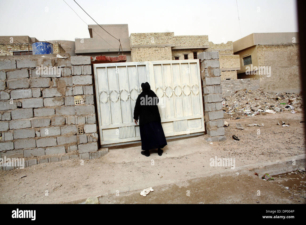 Feb 20, 2006; Fallujah, IRAQ; Street scenes of the Iraqi city of Al ...