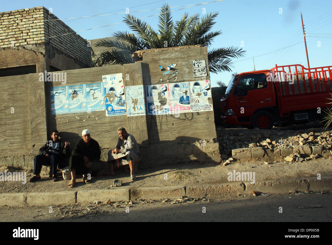 Feb 20, 2006; Fallujah, IRAQ; Street scenes of the Iraqi city of Al ...