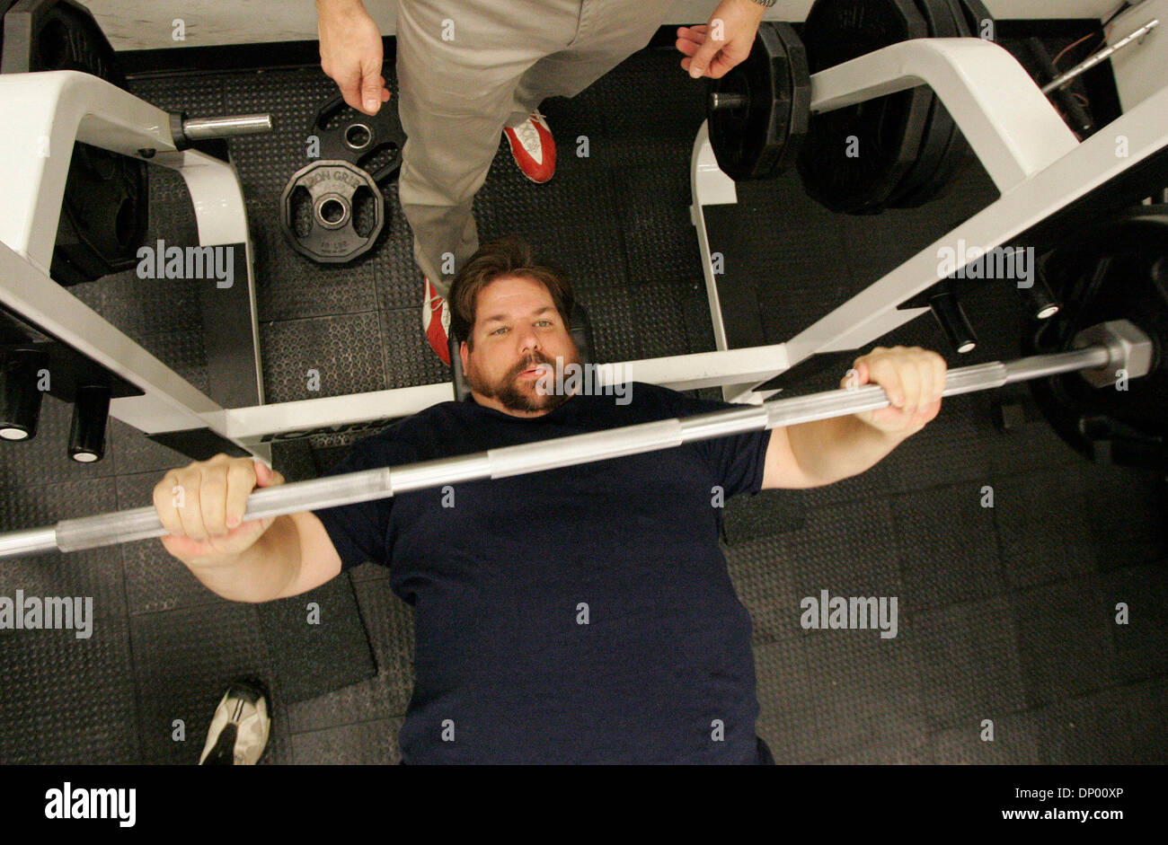 Bench presses hi-res stock photography and images - Alamy
