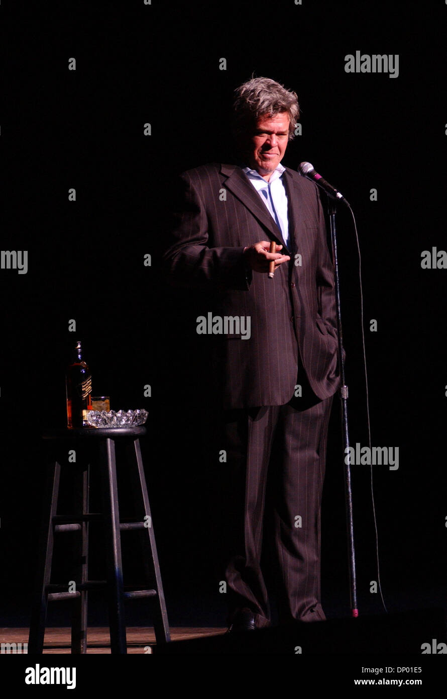 Feb 24, 2006; Norfolk, VA, USA; Comedian RON WHITE performs to three ...