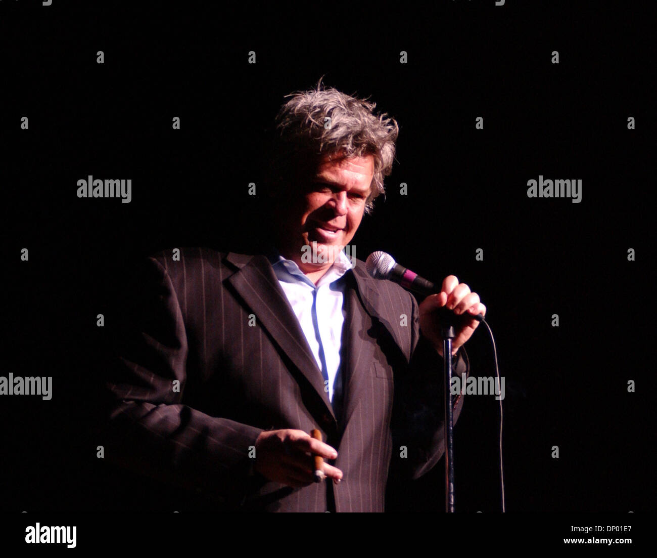 Feb 24, 2006; Norfolk, VA, USA; Comedian RON WHITE performs to three ...