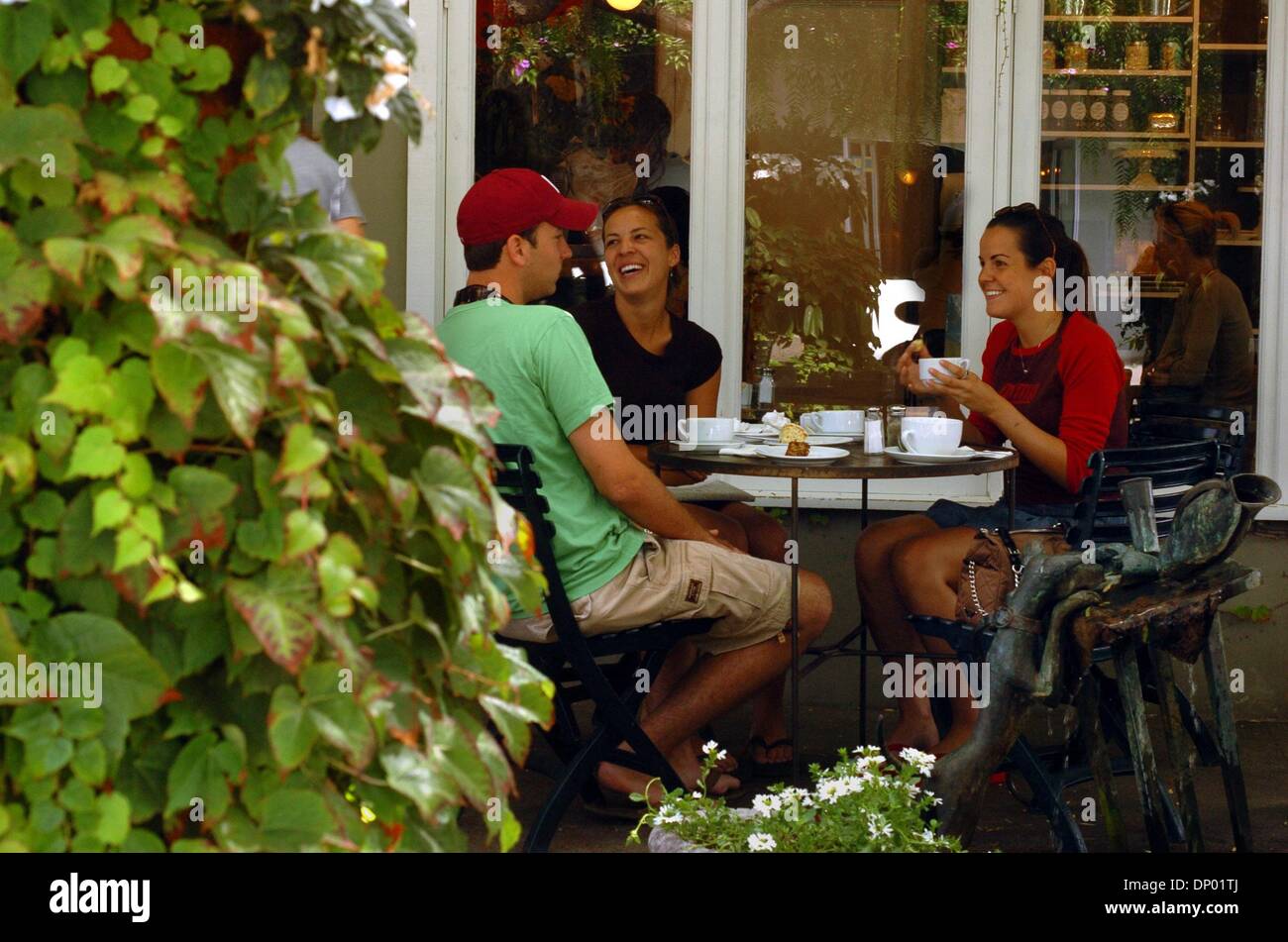 (published 10/14/2004, SS-27) Justin Tiemeyer and his girlfriend ...