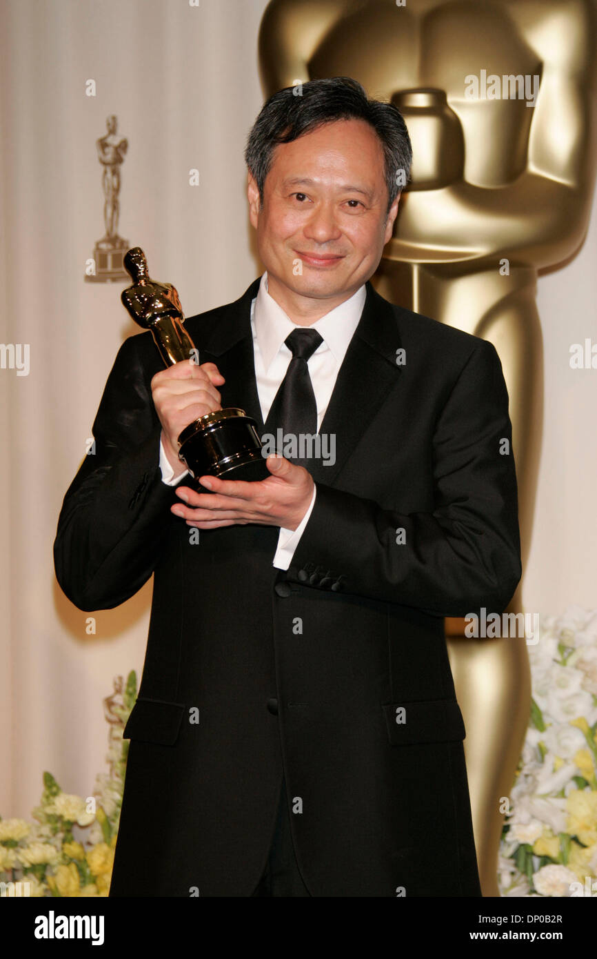Ang lee at 78th annual academy awards hi-res stock photography and ...