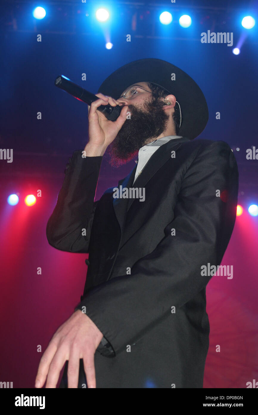 Mar 06, 2006; New York, NY, USA; MATISYAHU performing at Hammerstein ...
