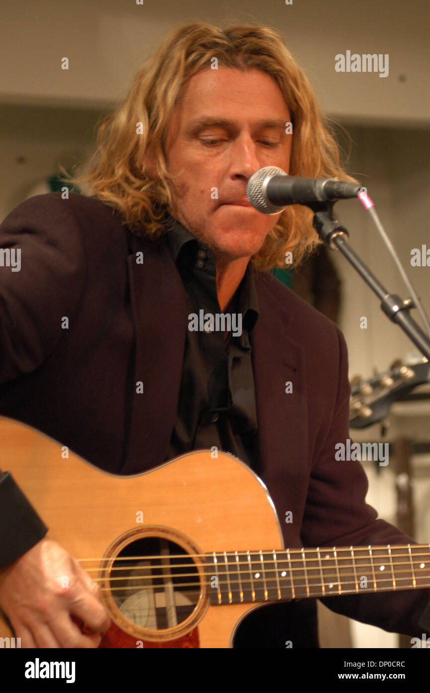 Mar 08, 2006; New York, NY, USA; Lead Singer ED ROLAND of Collective ...