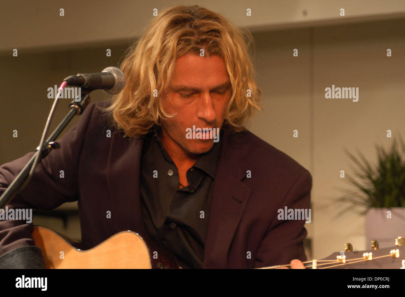 Mar 08, 2006; New York, NY, USA; Lead Singer ED ROLAND of Collective ...