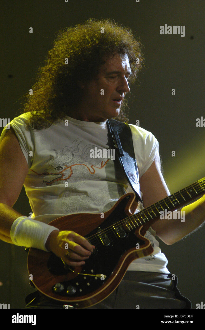 Mar 12, 2006; New York, NY, USA; QUEEN with guitarist BRIAN MAY ...