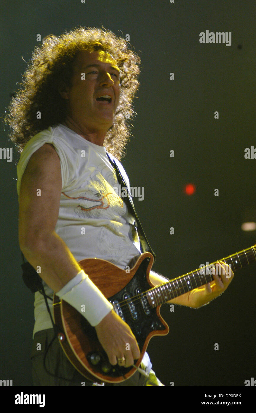 Mar 12, 2006; New York, NY, USA; QUEEN with guitarist BRIAN MAY ...