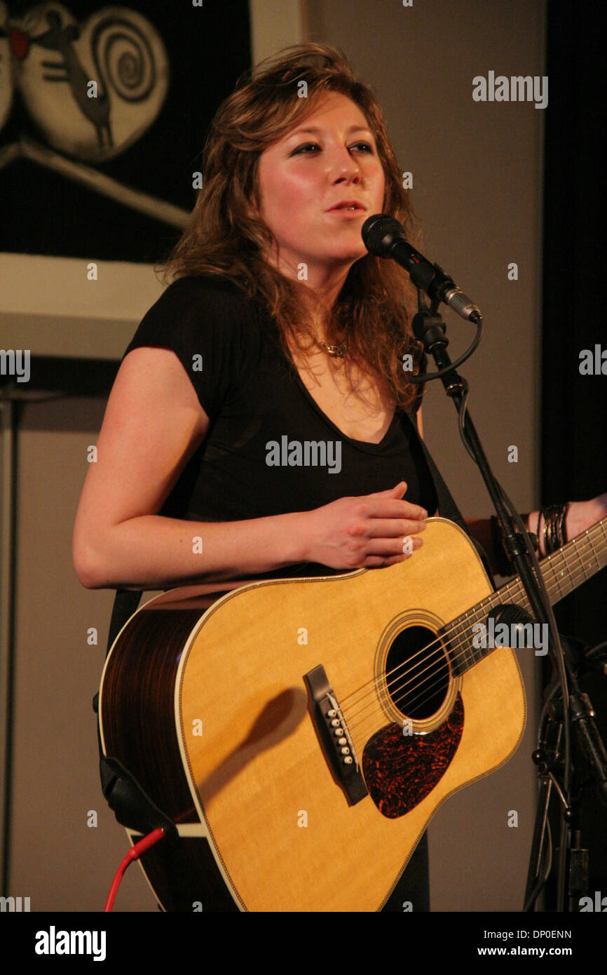 Martha wainwright singer hi-res stock photography and images - Alamy