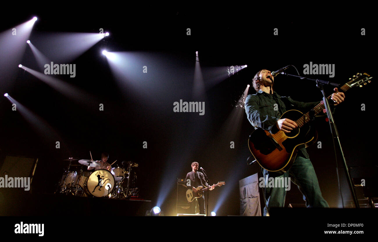 James blunt performed hi-res stock photography and images - Alamy