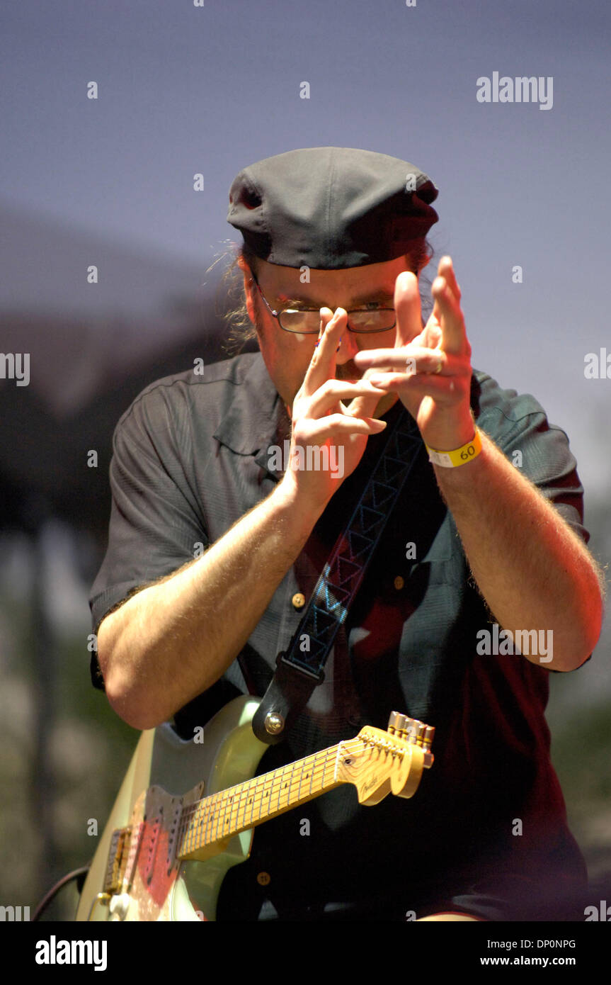 Greg koch performing hi-res stock photography and images - Alamy