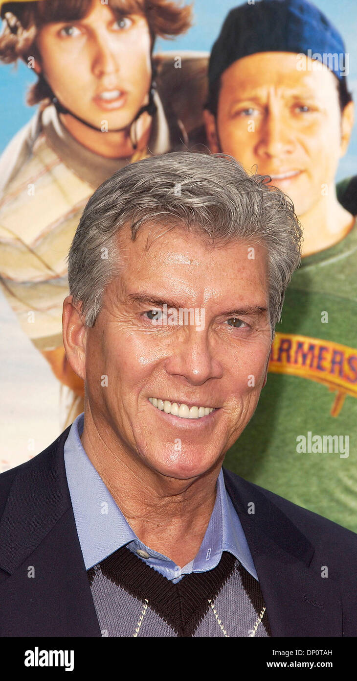 Boxing announcer hi-res stock photography and images - Alamy