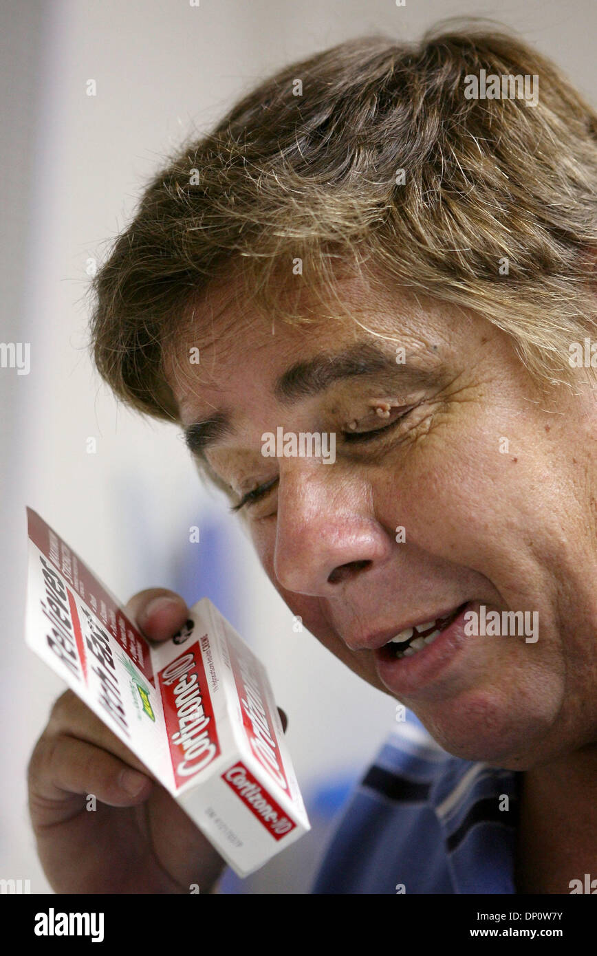 Completely blind hi-res stock photography and images - Alamy