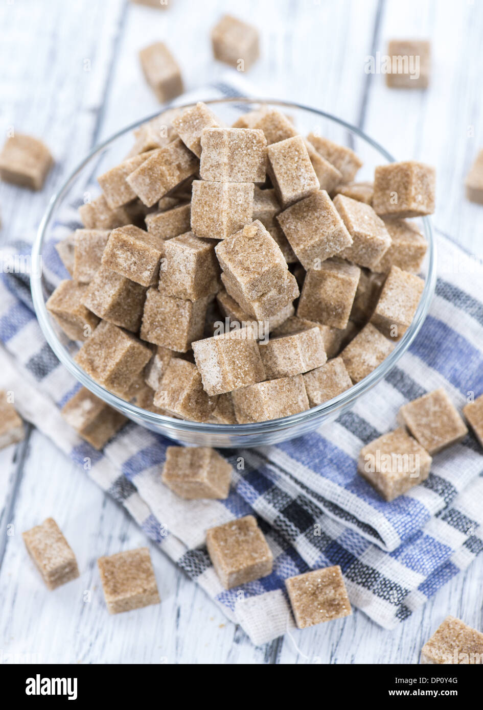 Pile natural raw sugar crystals hi-res stock photography and images - Alamy