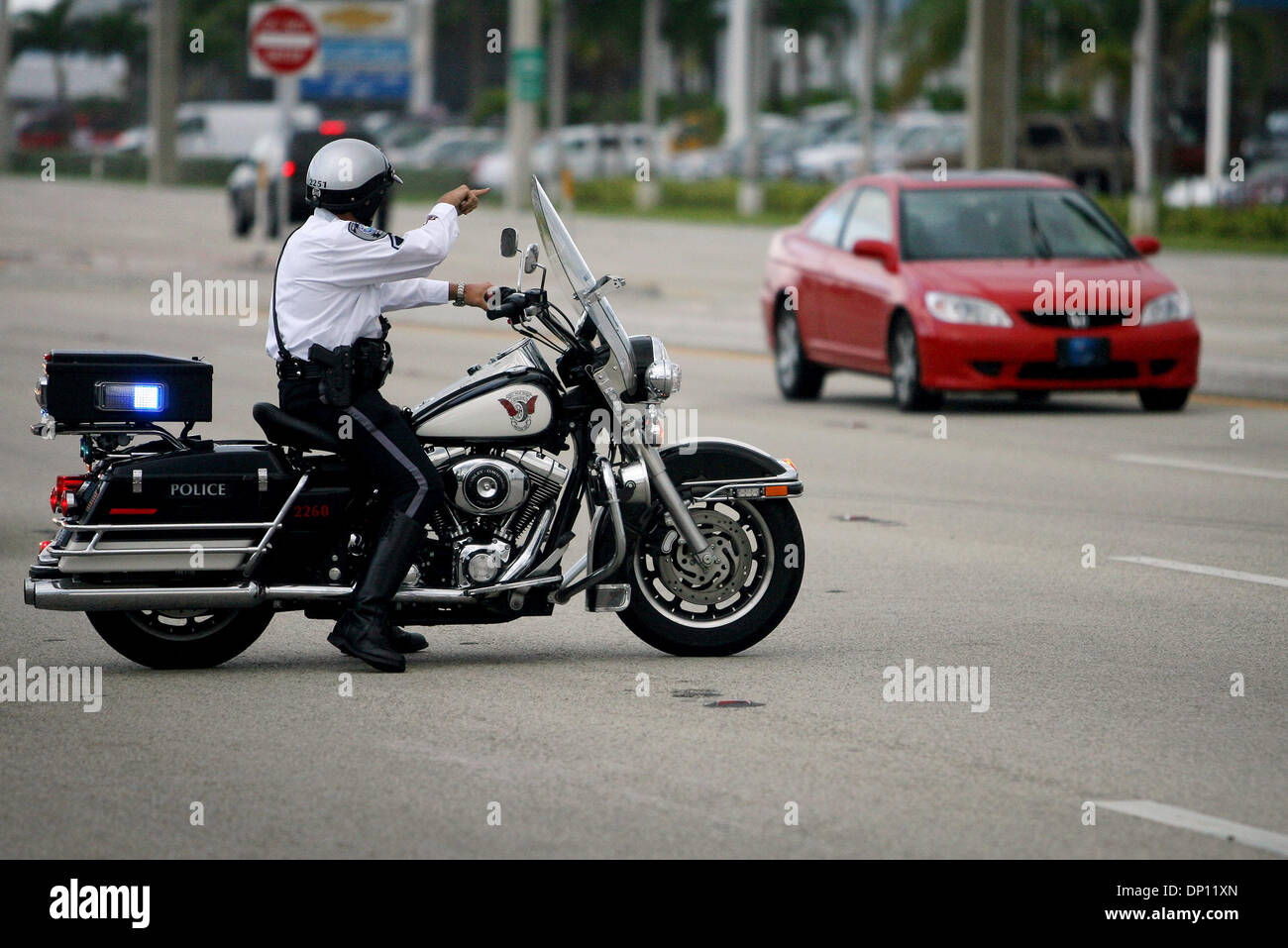 Police pull over car hi-res stock photography and images - Alamy