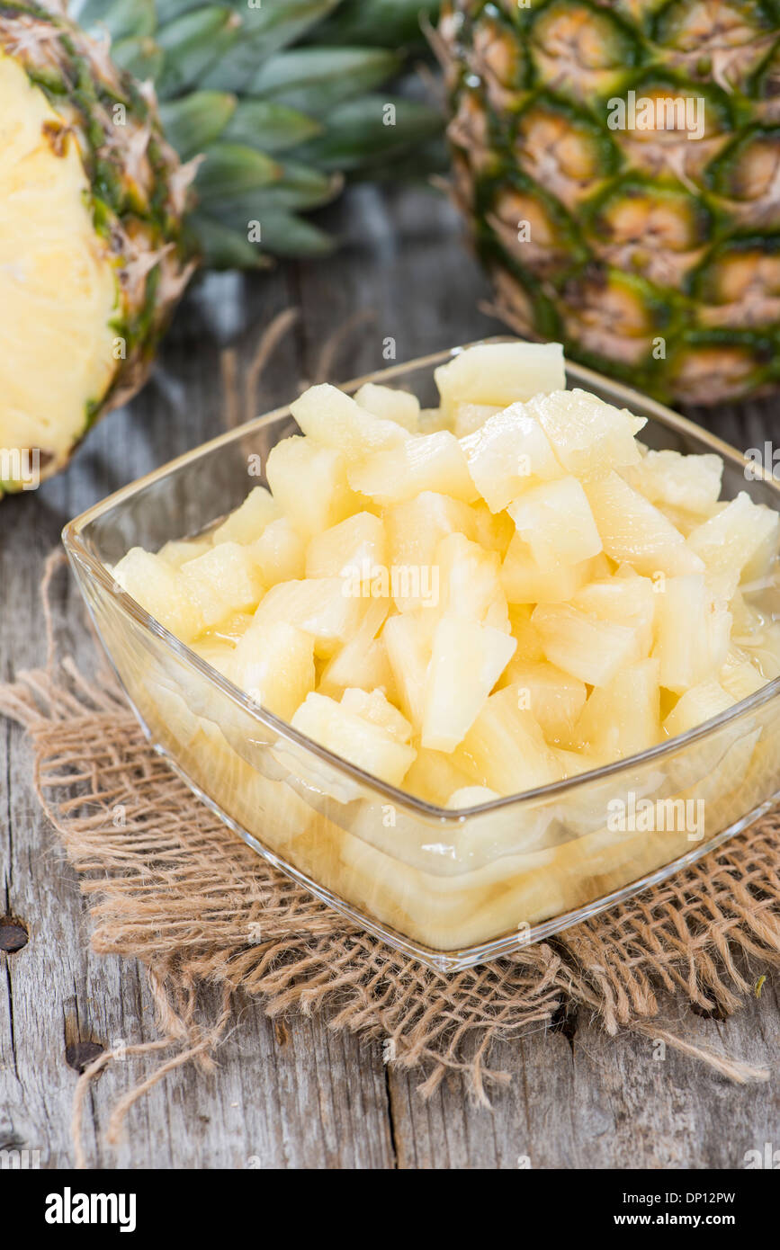 Canned pineapple pieces hi-res stock photography and images - Alamy