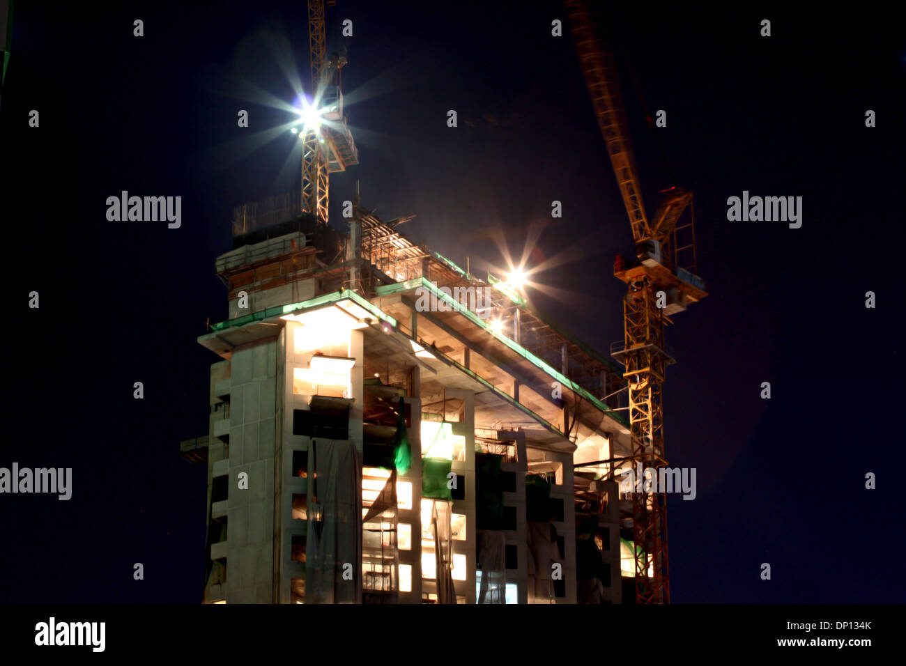 Construction site night architecture hi-res stock photography and ...