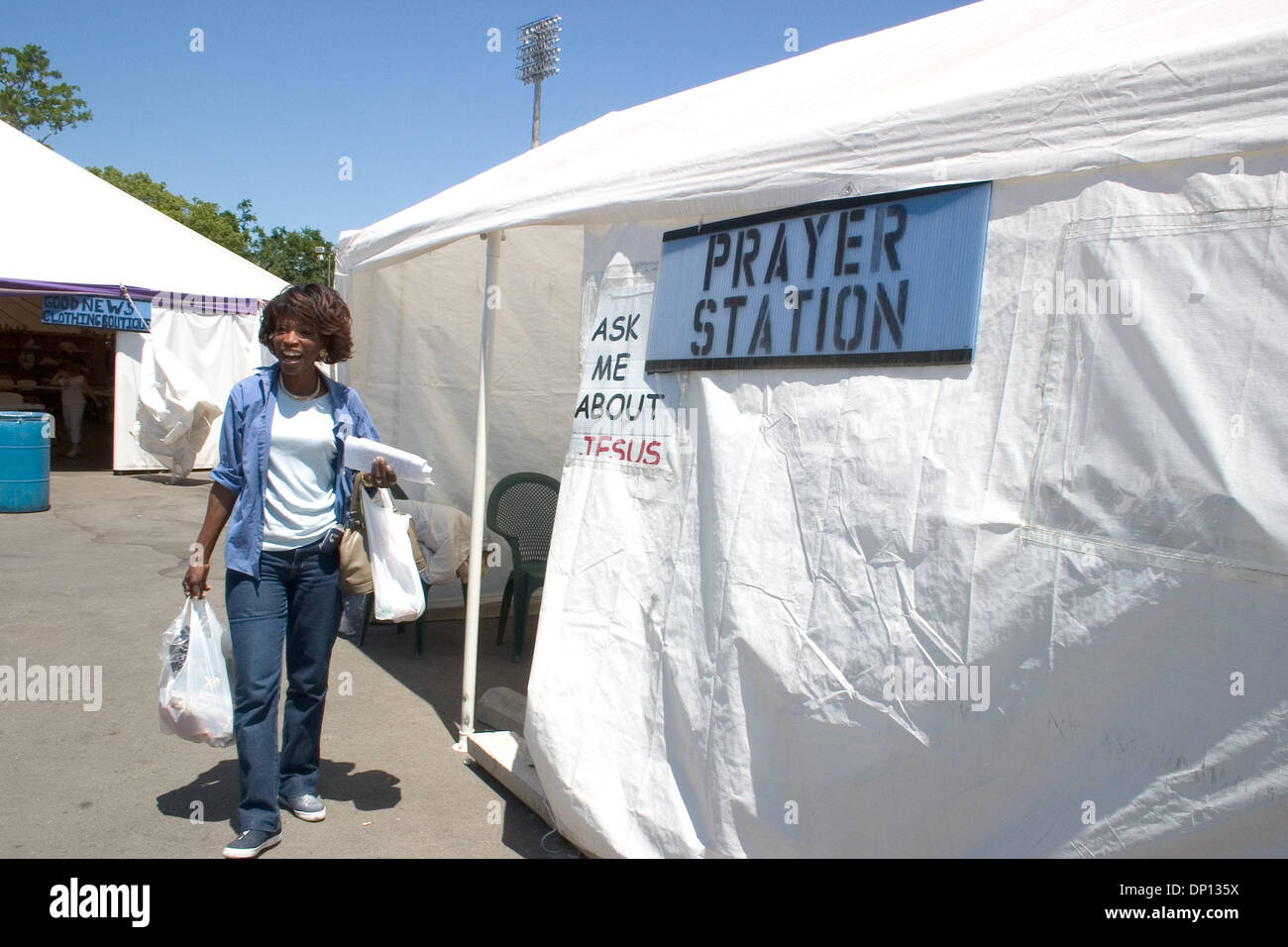 Christian disaster relief hi-res stock photography and images - Alamy