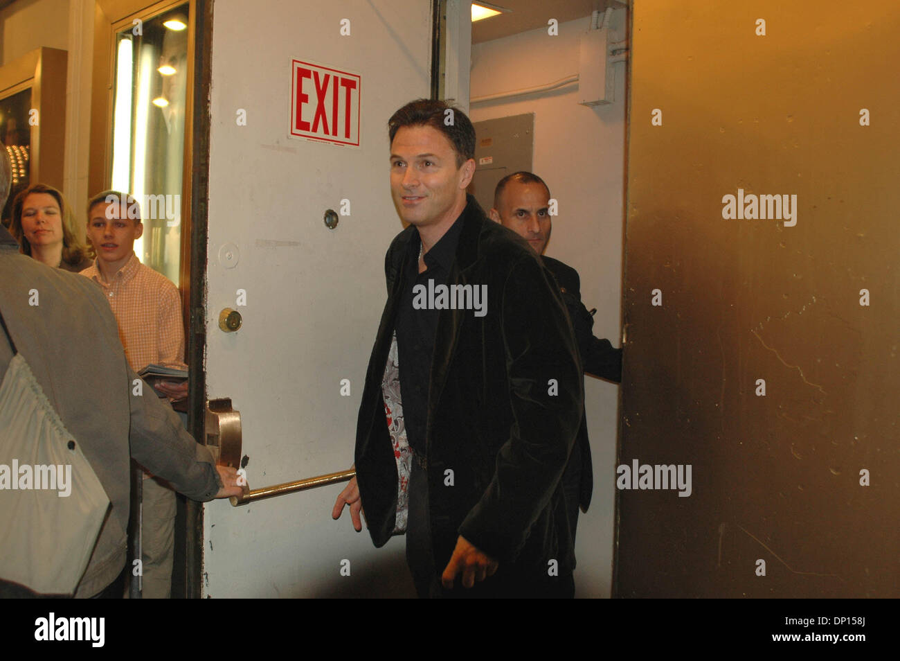 Tim daly in wings hi-res stock photography and images - Alamy