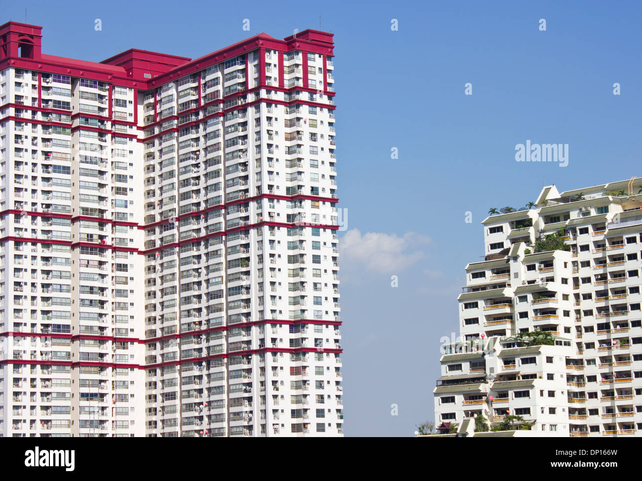 Tall building exterior hi-res stock photography and images - Alamy