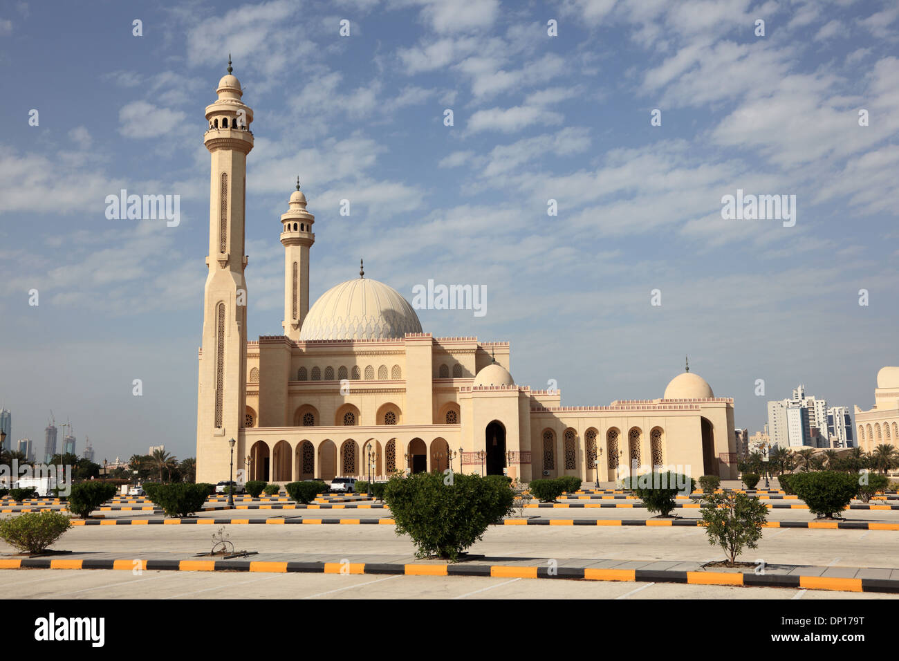 Al Fateh Grand Mosque in Manama, Bahrain Stock Photo - Alamy