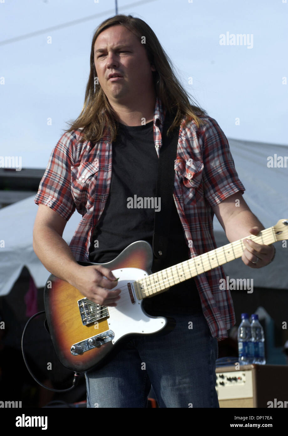 Apr 23, 2006; Columbia, SC, USA; Musician EDWIN MCCAIN performs live as ...