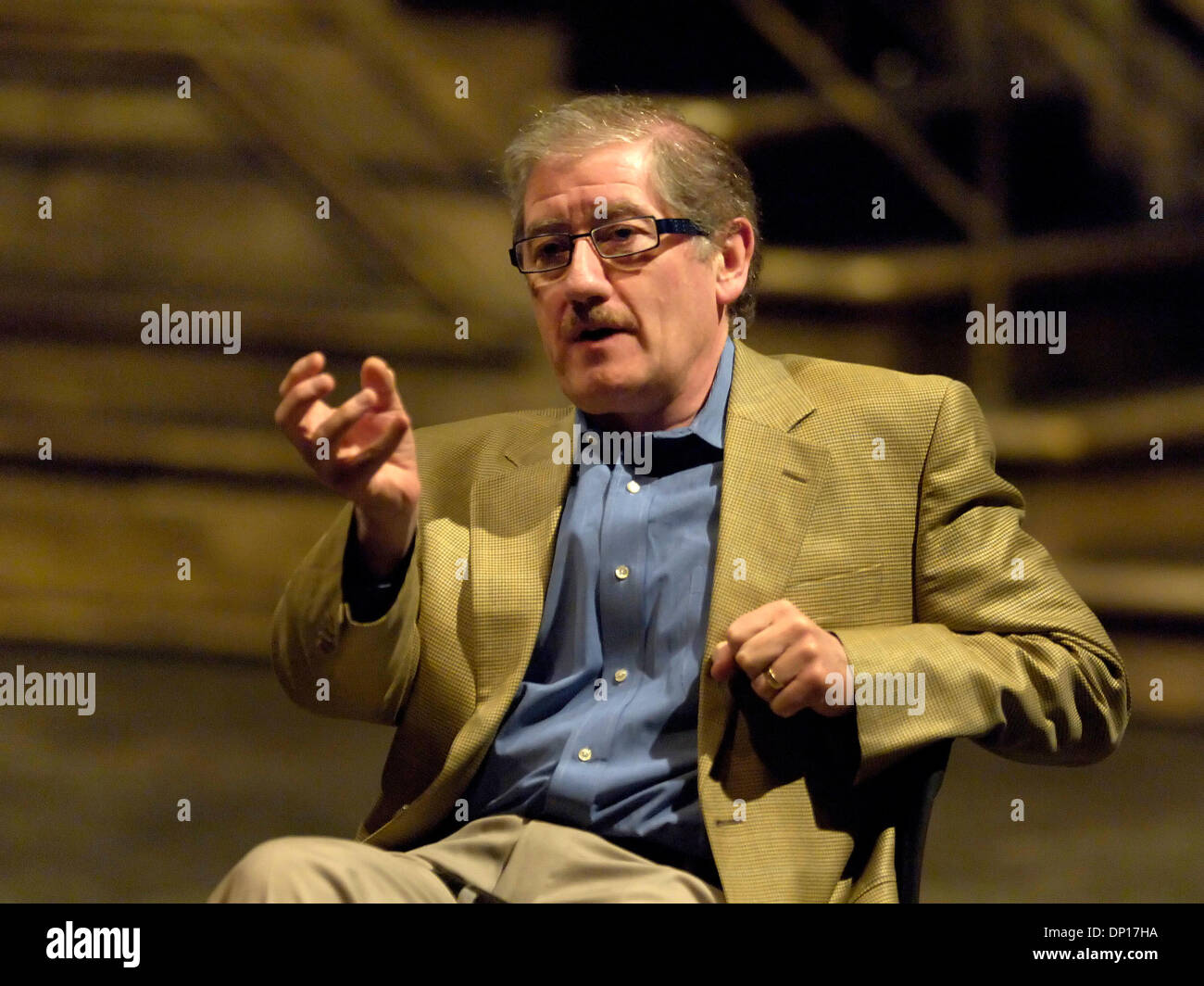 Apr 23, 2006; Minneapolis, MN, USA; Guthrie Artistic Director Joe ...