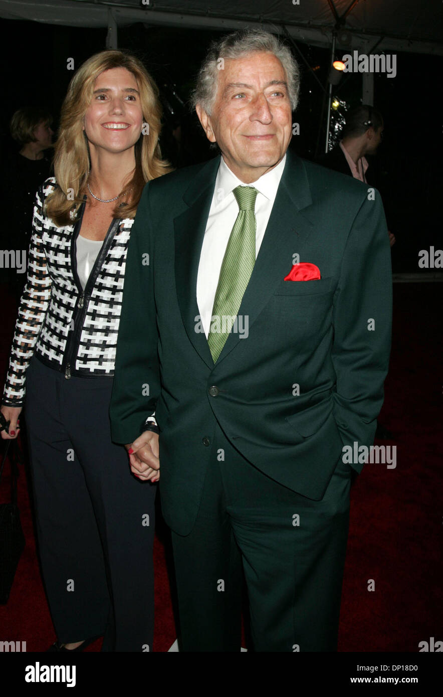 Apr 25, 2006; New York, NY, USA; Singer TONY BENNETT & GIRLFRIEND at ...