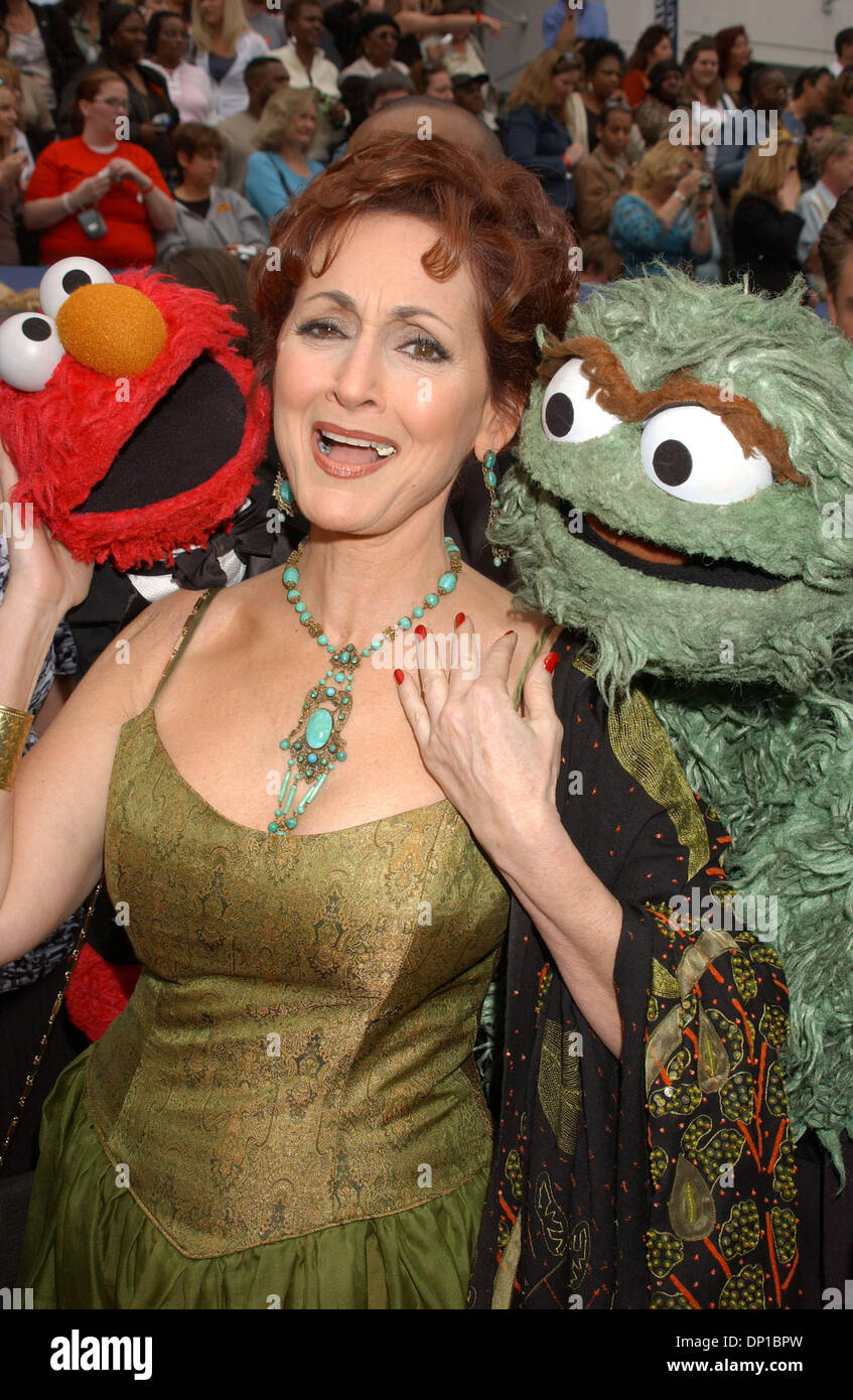 Oscar the grouch hi-res stock photography and images - Alamy