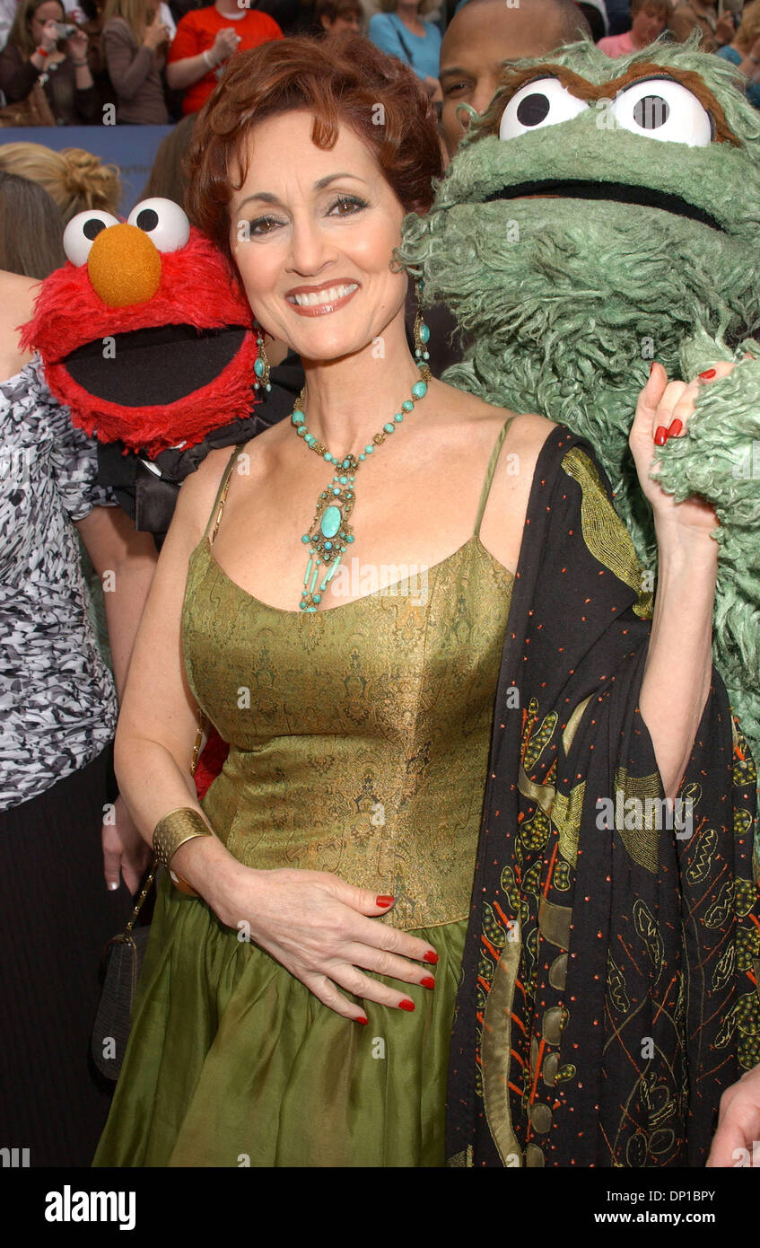 Oscar the grouch hi-res stock photography and images - Alamy