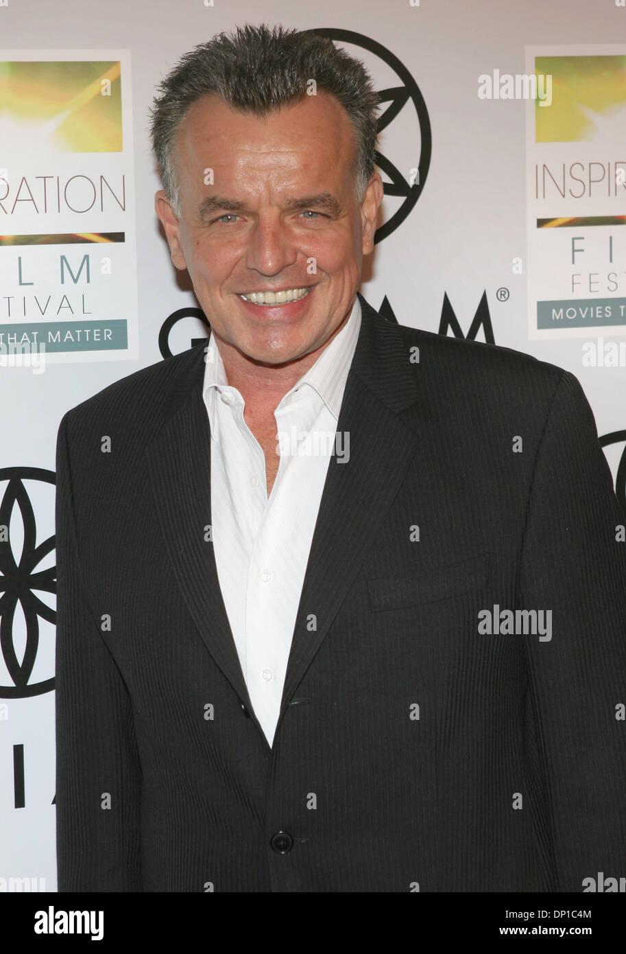 Apr 28, 2006; Santa Monica, CA, USA; Actor RAY WISE arrives at the ...