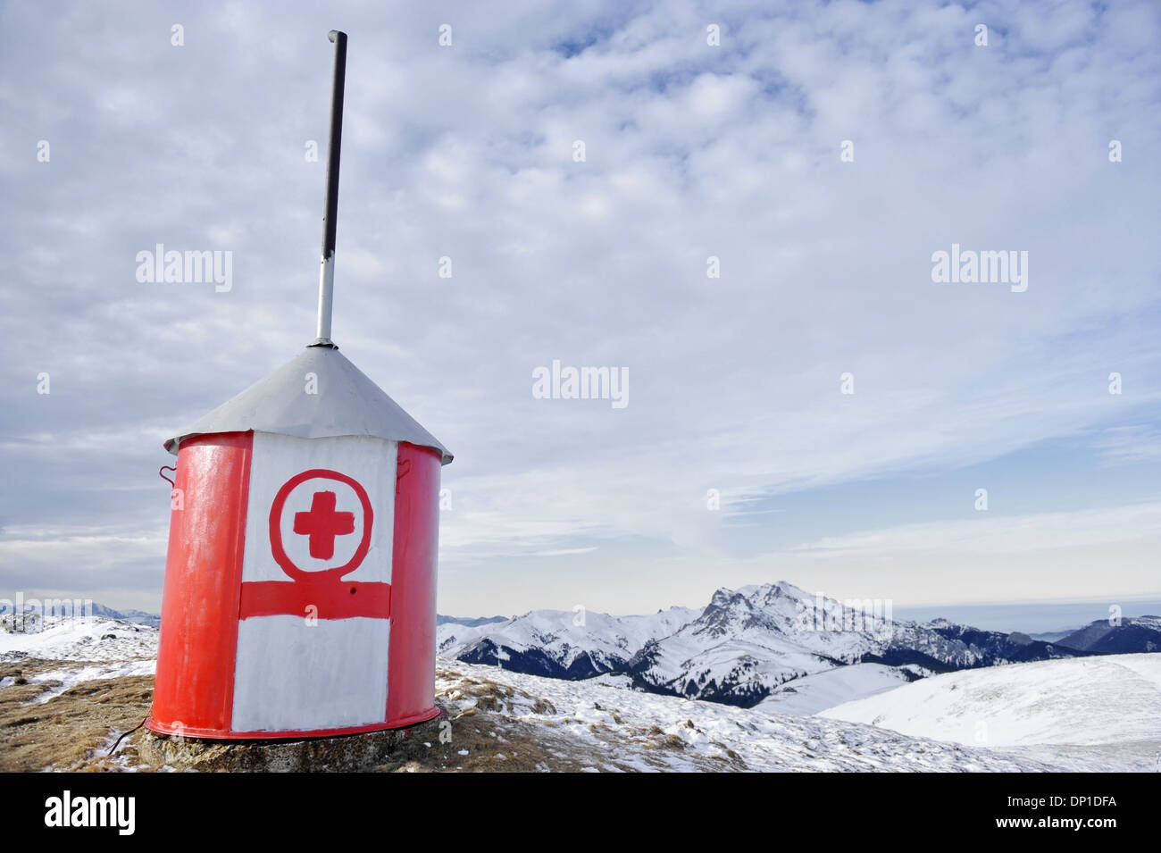 Small red cross hi-res stock photography and images - Alamy