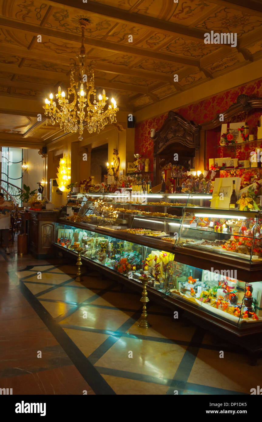 Italian cafe interior hi-res stock photography and images - Alamy