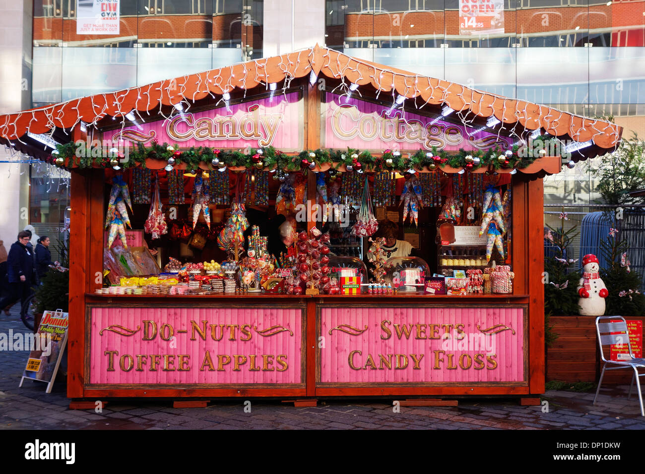 A toffee apple and candy floss sweet stall in Leicester city centre ...