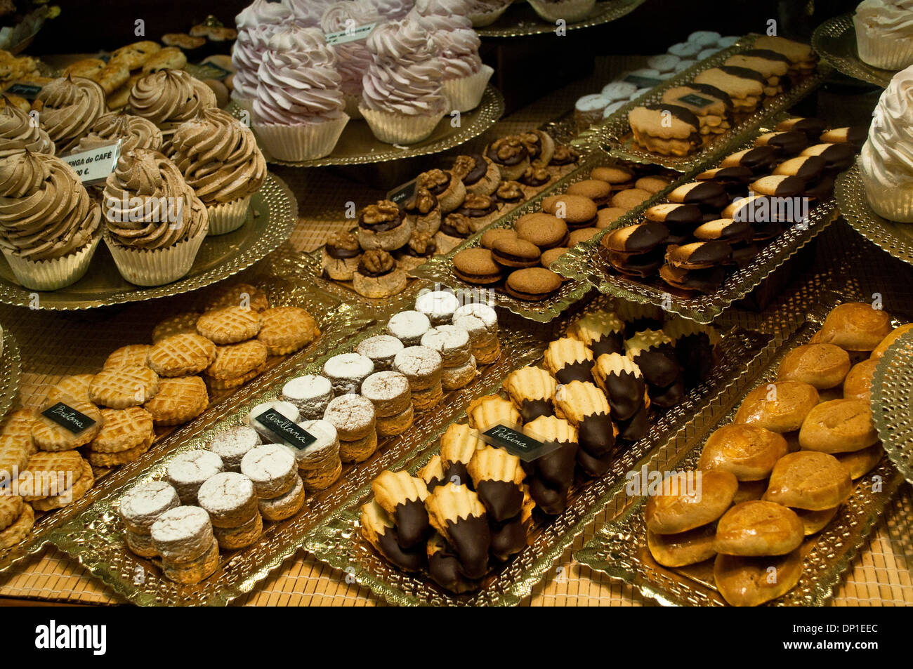 Patisserie sweets hi-res stock photography and images - Alamy