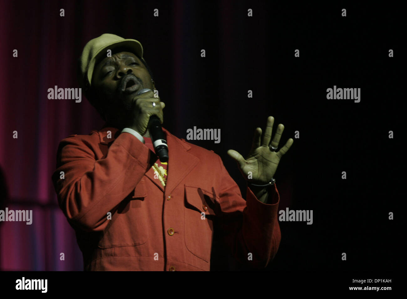 May 03, 2006; New York, NY, USA; Anthony Hamilton at The Beacon Theater ...