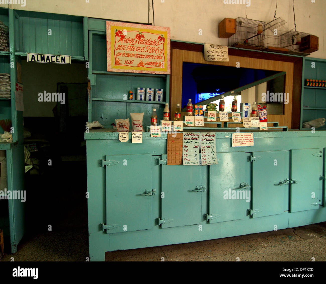 May 04, 2006; Havana, CUBA; Cuban residents wait out side the food ...