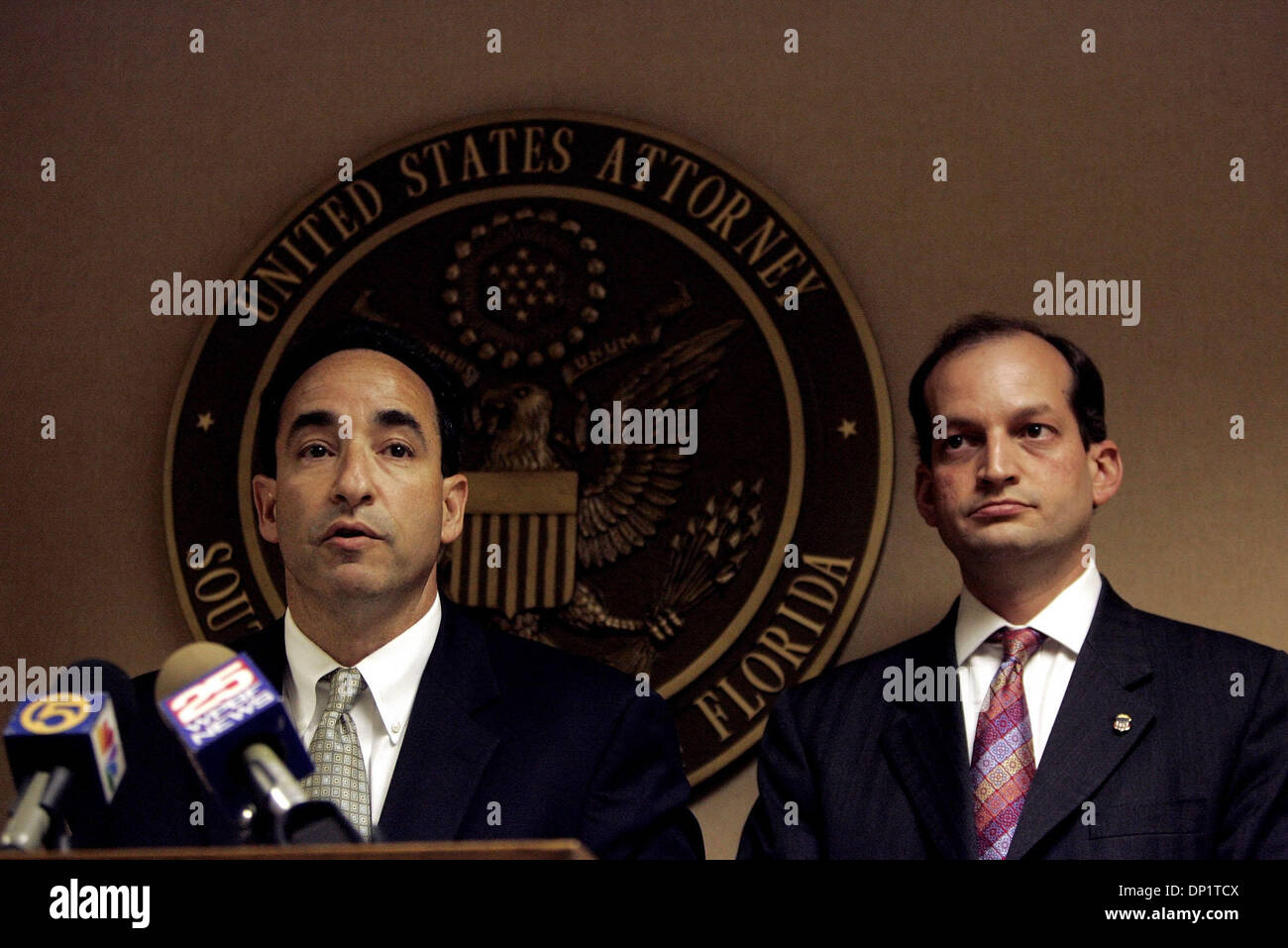 Fbi special agent hi-res stock photography and images - Alamy