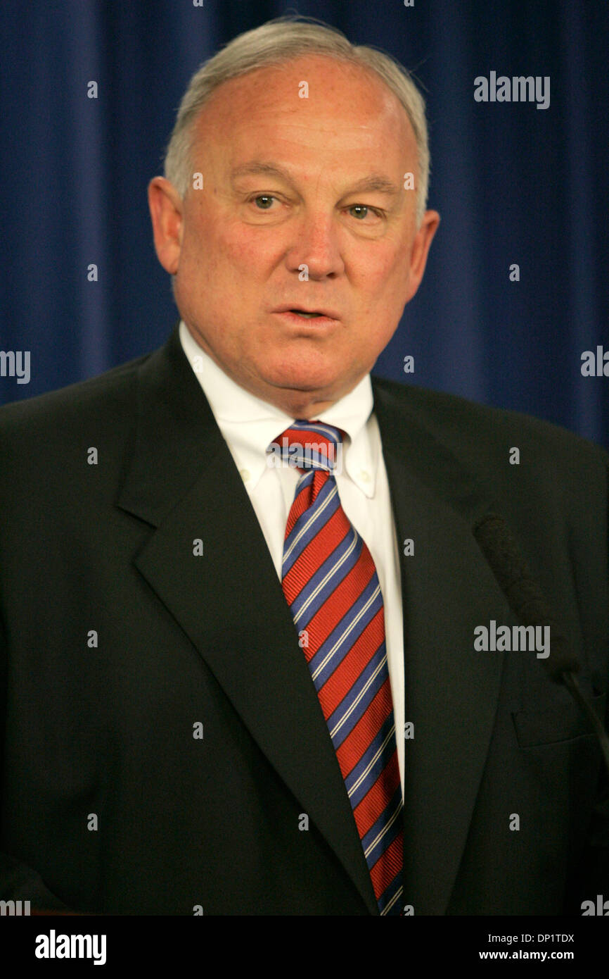 May 08, 2006; San Diego, CA, USA; San Diego Mayor Jerry Sanders ...