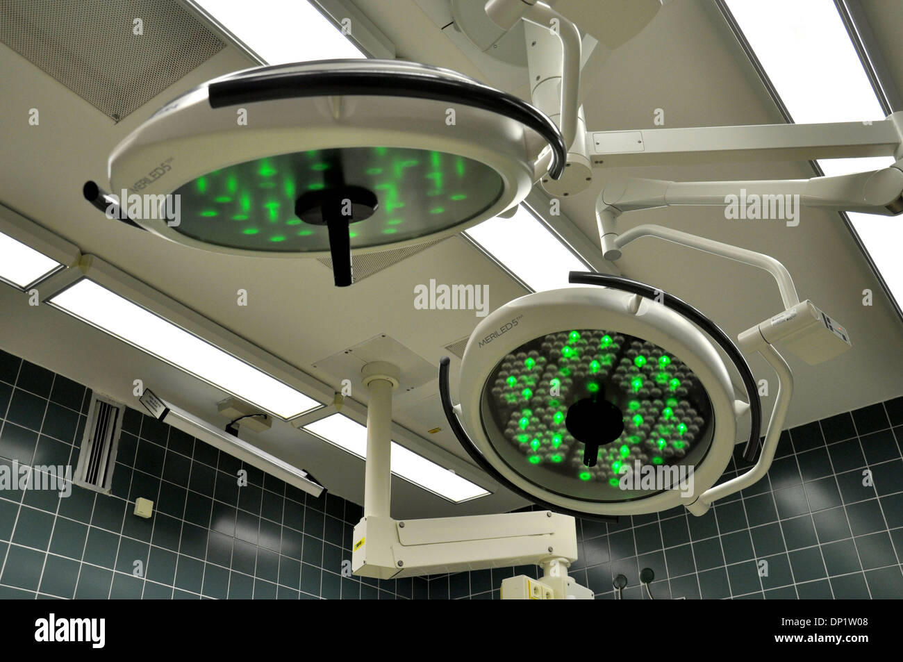 Operating lights hi-res stock photography and images - Alamy