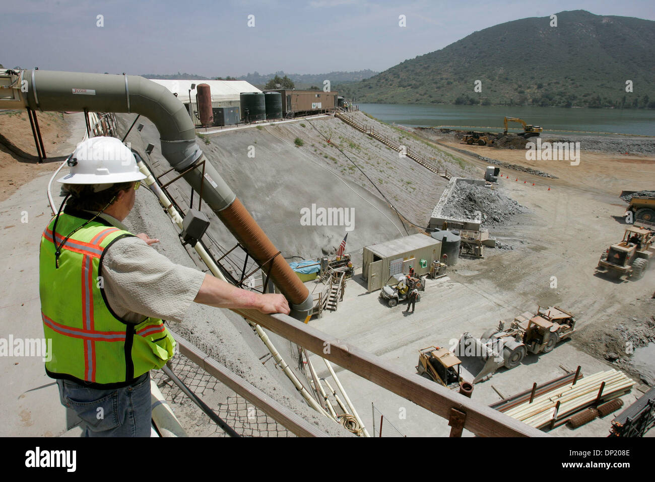 Large tunnels hi-res stock photography and images - Alamy