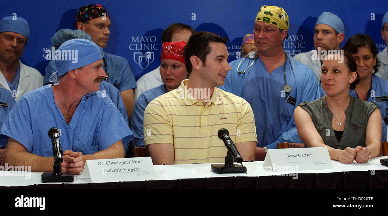 May 12, 2006; Rochester, MN, USA; (L-R) Dr. Christopher Moir, Mayo ...