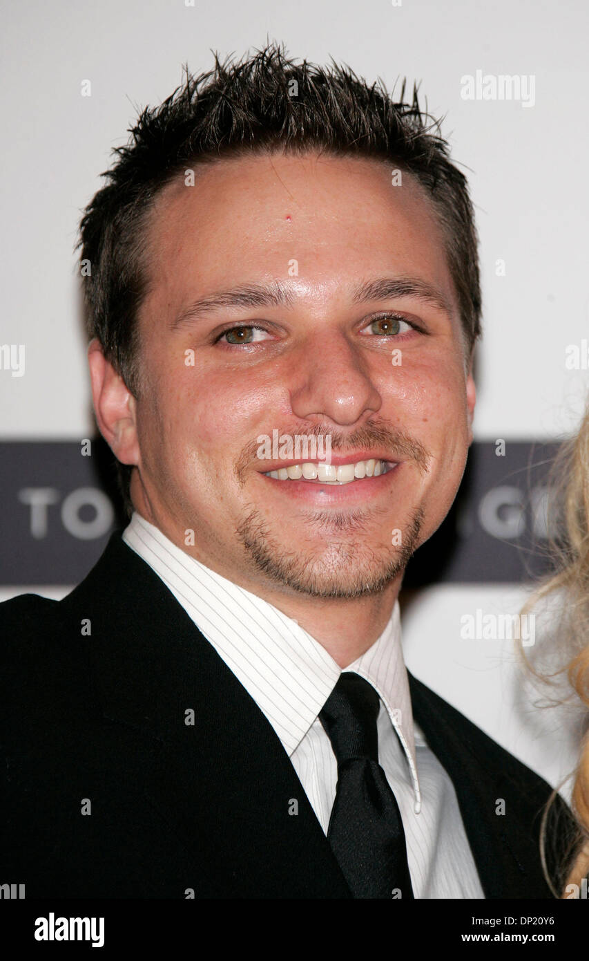 Drew lachey race to erase hi-res stock photography and images - Alamy