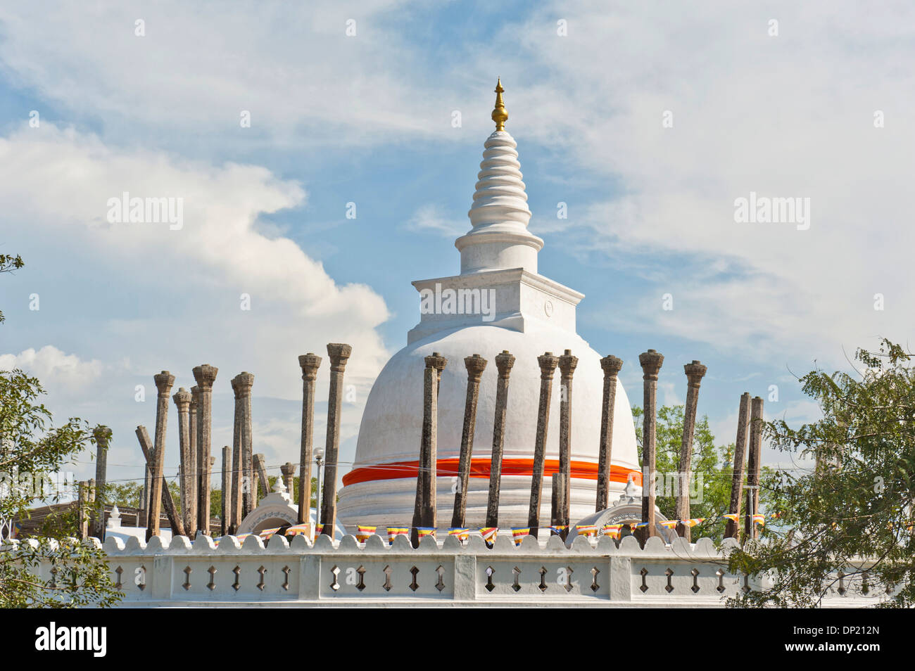Thuparama dagoba hi-res stock photography and images - Alamy