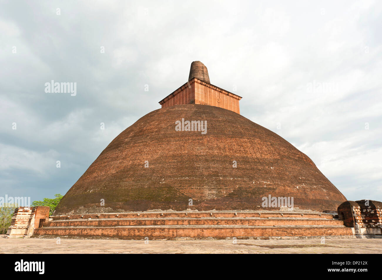 Great Stupa made of bricks, Abhayagiriya Stupa, Abhayagiri Temple ...