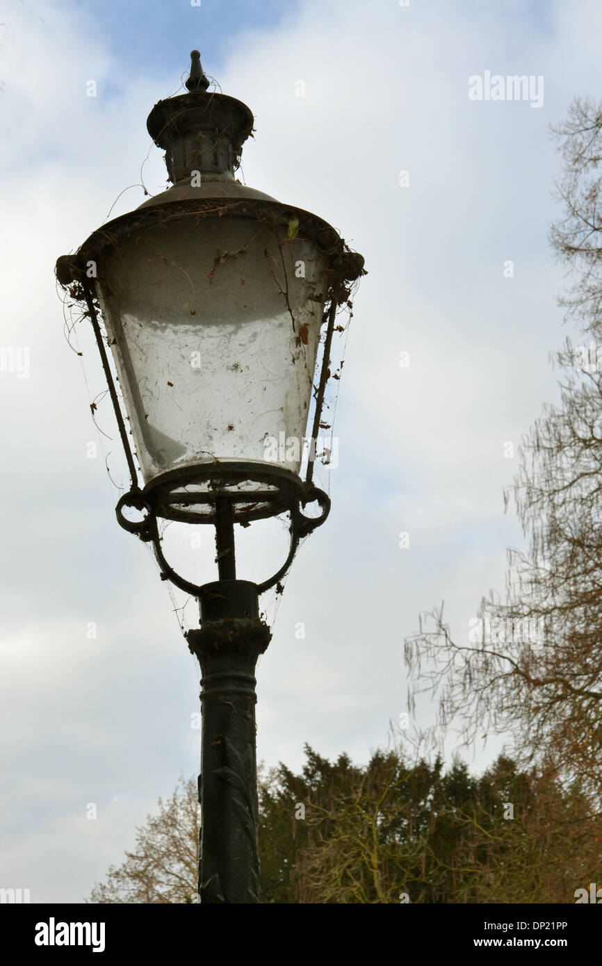 Old lamppost hi-res stock photography and images - Alamy